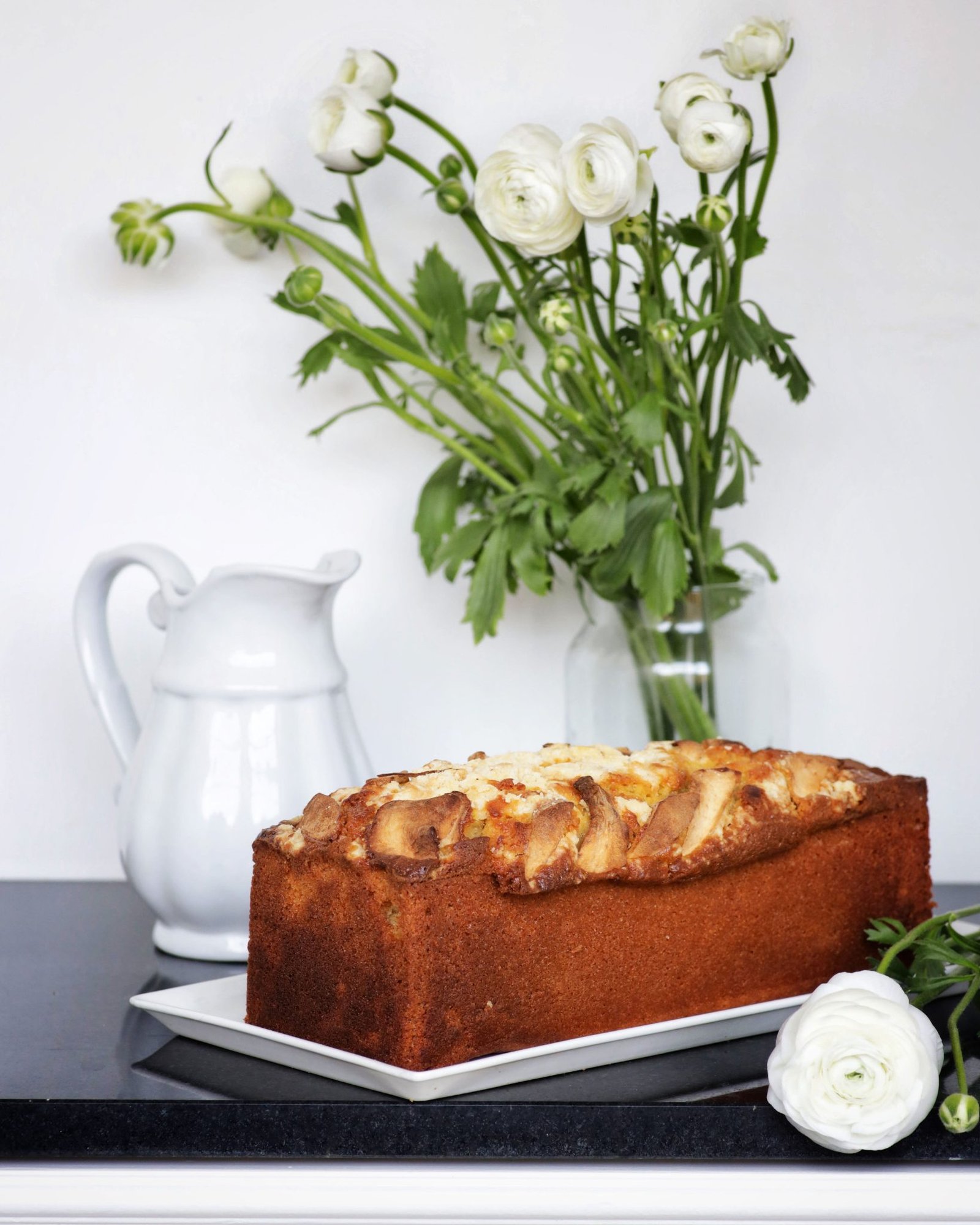 Queque de Manzana Canela - Bread & Cake